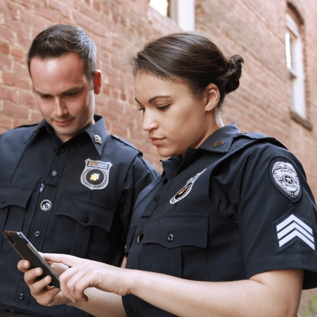 Polizei Beruf & Karriere 2023: Laufbahnen und Einstieg - TestHelden